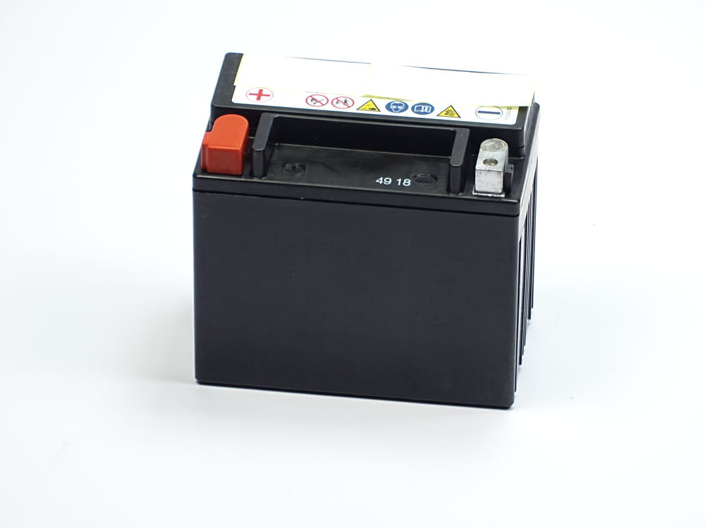 Lisälaiteakku W205,W213,W447,W906 OEM - A0009829508 - KL-Varaosat