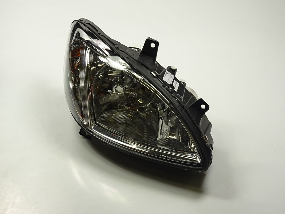 Etulyhty oikea W639 -9/2010 HELLA - 6398200261 - KL-Varaosat