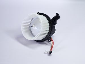 Läm. lait. moottori W447,W448 OEM - A0008304701 - KL-Varaosat