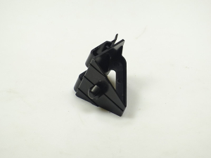 Kiinnike W211 helmaan OEM - A2119880178 - KL-Varaosat